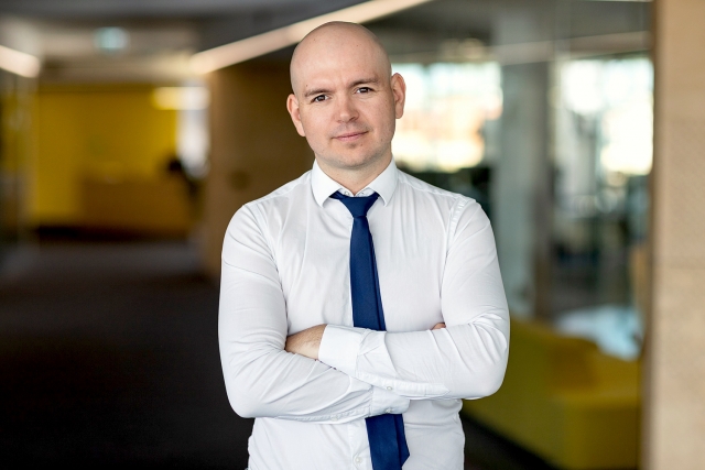 Cross-border investing on a secured P2P lending marketplace: interview ...